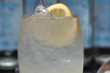 Recette du cocktail Greek Spritz, un incontournable de l'été ! - Poupadou