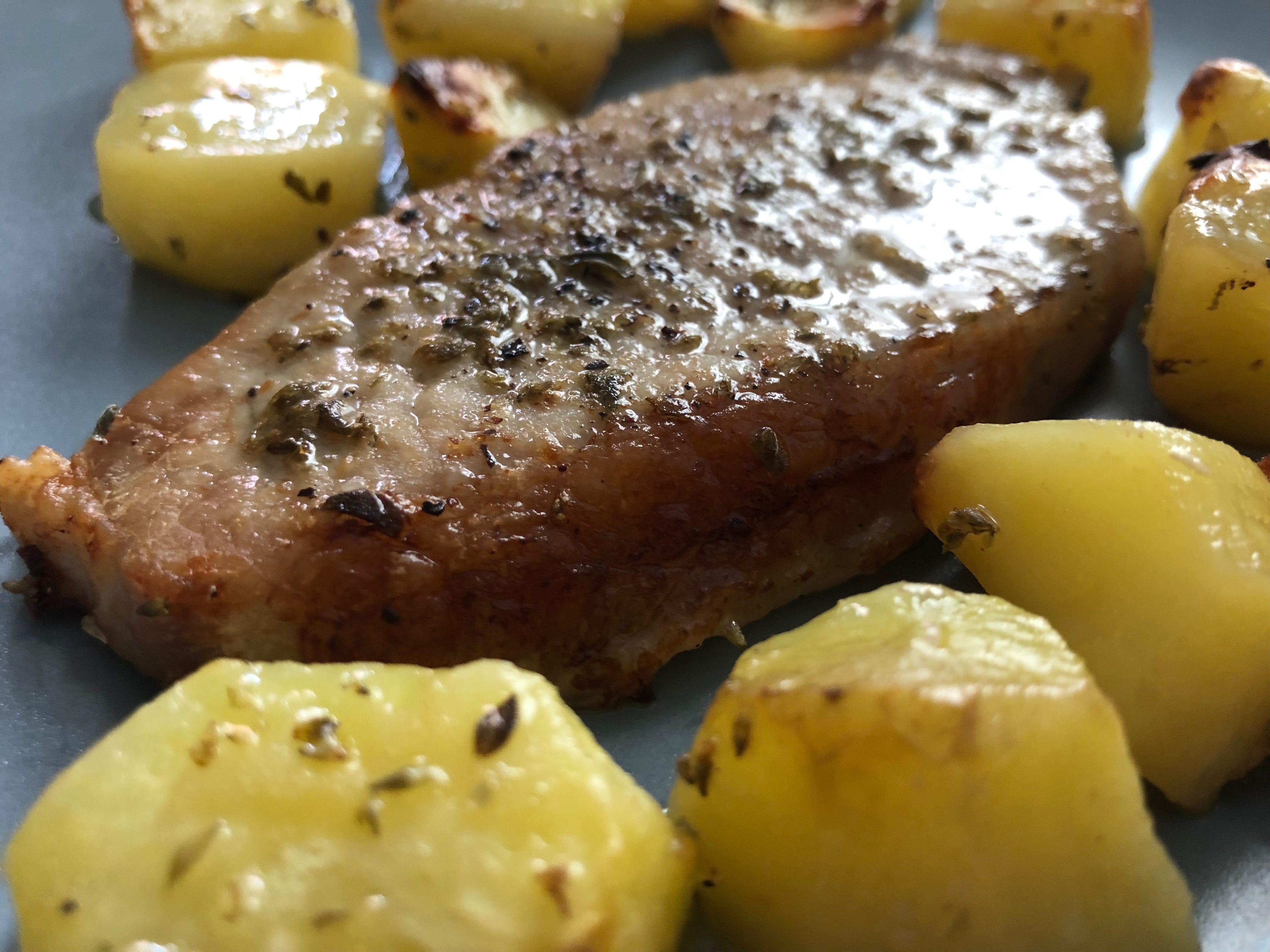 Brizoles sto fourno or Steaks in the oven - Poupadou